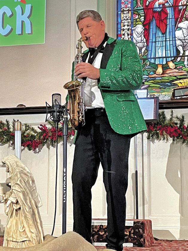 Christmas Carol Sing collects nearly 600 pounds of food for Community ...